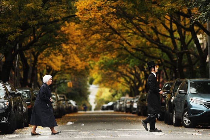 In Brooklyn’s Hipster Williamsburg Neighborhood, Hasidic Jews are the ...