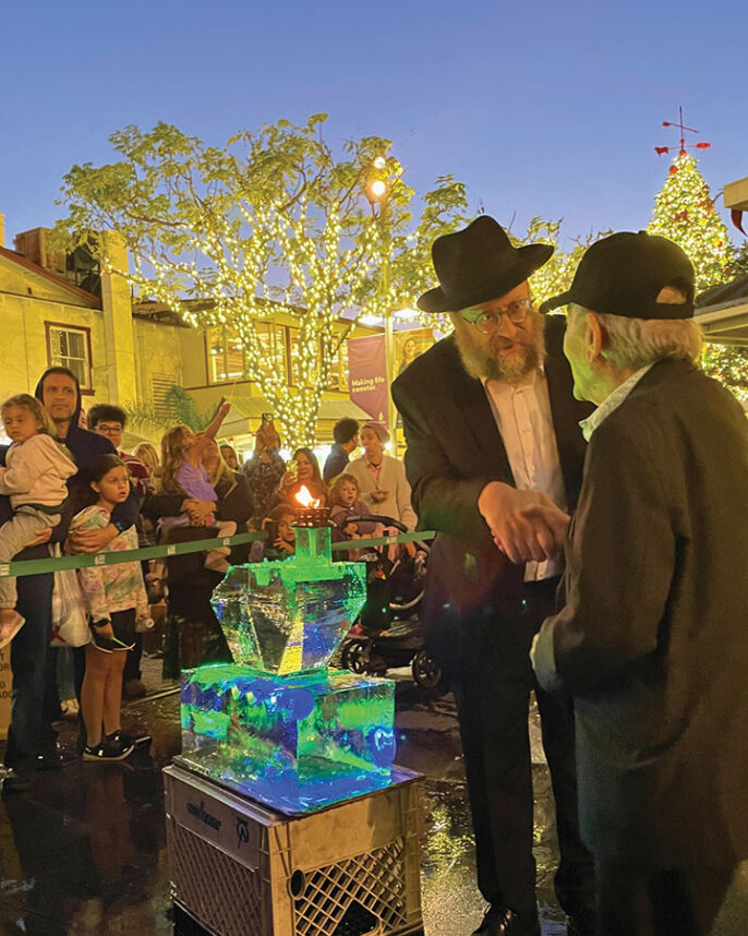 Menorahs Across Los Angeles Lit in Tribute to Victims of Sydney Terror ...